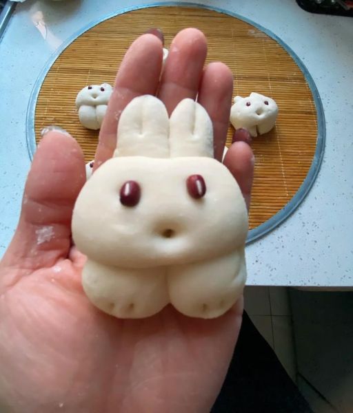 面食兔子做法图片大全_如何捏出可爱造型-第2张图片-山城妙识