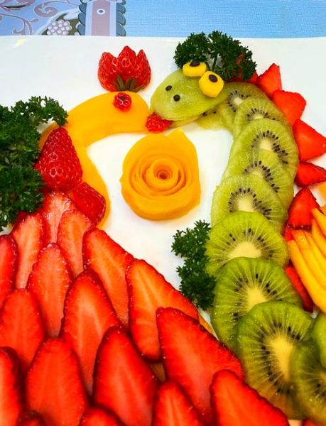 生日水果拼盘怎么做简单又好看_水果拼盘生日创意-第1张图片-山城妙识