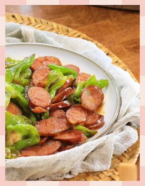 青椒炒腊肠怎么做好吃_青椒炒腊肠简单做法-第2张图片-山城妙识