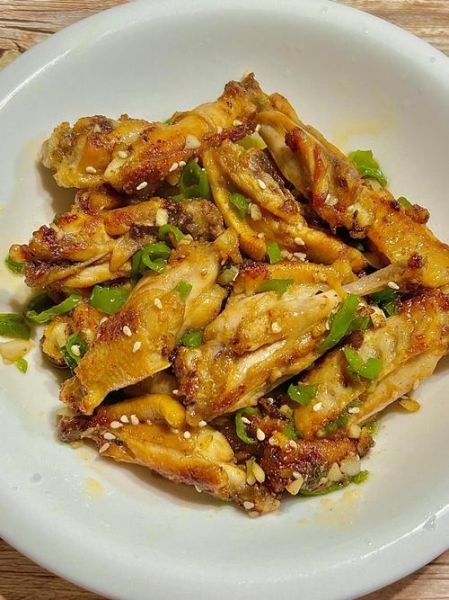 蒜香鸡翅最正宗的做法_为什么先腌后煎才够味-第2张图片-山城妙识