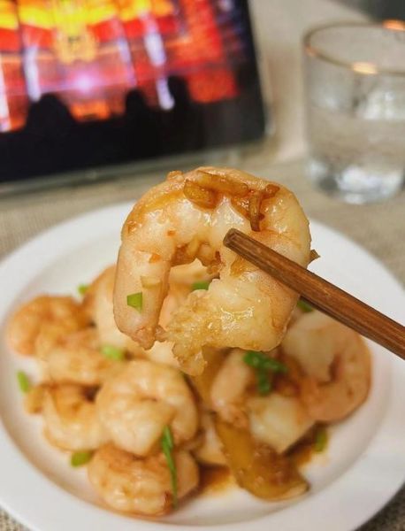 爆炒蒜蓉虾仁怎么做_蒜蓉虾仁怎么炒才嫩-第2张图片-山城妙识