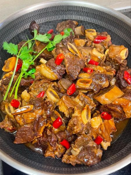 广东焖牛排骨怎么做_广东焖牛排骨的家常做法-第1张图片-山城妙识