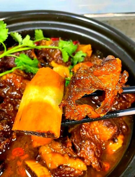 广东焖牛排骨怎么做_广东焖牛排骨的家常做法-第3张图片-山城妙识