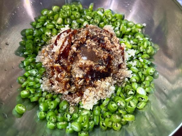 青椒怎么腌制才能脆好吃_青椒腌制放什么调料-第3张图片-山城妙识