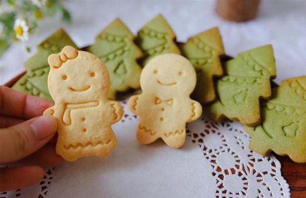 圣诞节饼干小人怎么做_圣诞节饼干小人装饰技巧-第1张图片-山城妙识