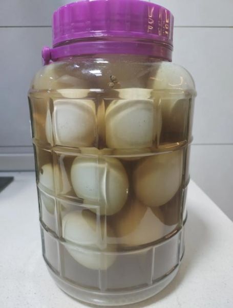 用酒腌制咸鸭蛋的做法_咸鸭蛋用多少度白酒最好-第1张图片-山城妙识