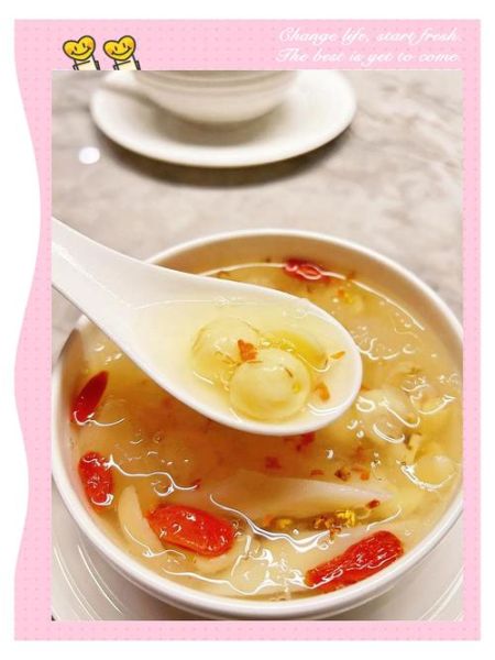 银耳莲子羹怎么做才粘稠_银耳莲子羹要炖多久-第1张图片-山城妙识