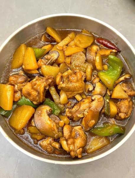 黄闷鸡怎么做好吃_黄闷鸡做法步骤-第2张图片-山城妙识