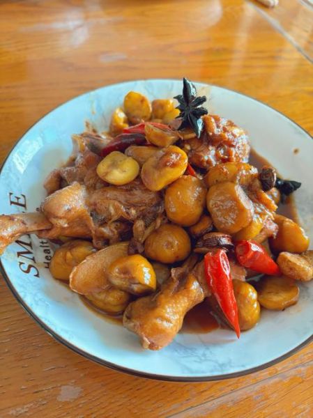 板栗炖鸡可以加什么食材_如何搭配更香-第2张图片-山城妙识