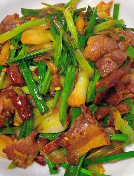 荞头炒腊肉怎么做_荞头炒腊肉家常做法-第1张图片-山城妙识