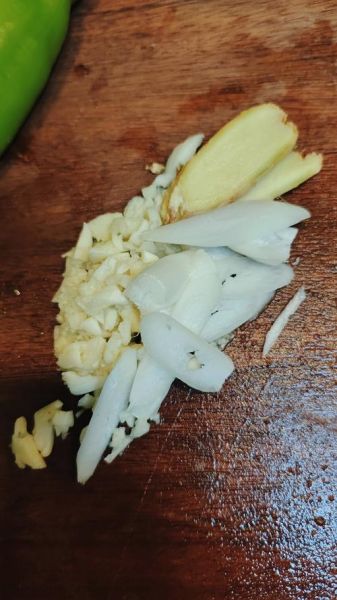 香辣八爪鱼怎么做_香辣八爪鱼焯水几分钟-第3张图片-山城妙识