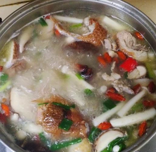 老鸭汤怎么煲不腥_老鸭汤放什么料最香-第3张图片-山城妙识