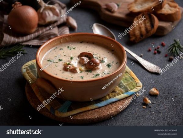 how_to_make_mushroom_soup_from_scratch_what_herbs_go_in_mushroom_soup-第2张图片-山城妙识