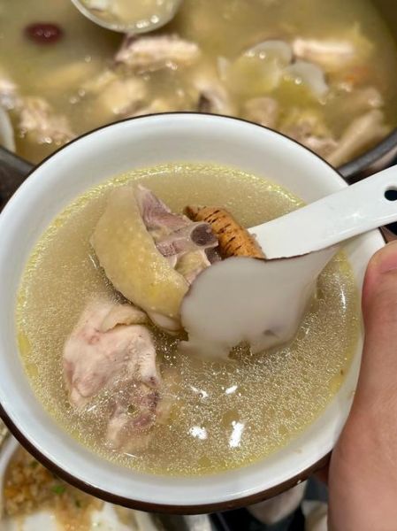 炖鸡要焯水吗_焯水对鸡汤的影响-第3张图片-山城妙识 炖鸡要焯水吗_焯水对鸡汤的影响-第3张图片-山城妙识