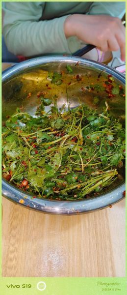 凉拌香菜要不要焯水_焯水会不会破坏香味-第2张图片-山城妙识