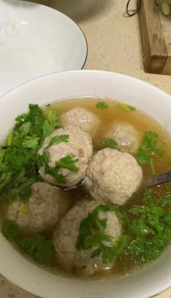 猪肉丸子怎么做才弹牙_家常猪肉丸子做法大全-第3张图片-山城妙识