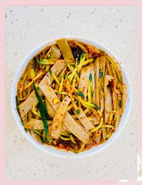 莜面凉皮怎么做_莜面凉皮的做法窍门-第1张图片-山城妙识