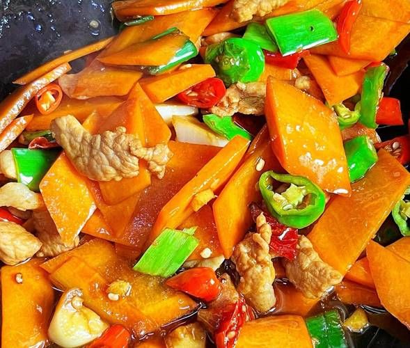 红萝卜炒肉片怎么做_红萝卜炒肉片的营养价值-第2张图片-山城妙识