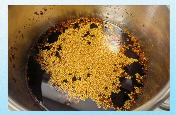 炸辣椒油怎么做才香_辣椒油不糊的秘诀-第2张图片-山城妙识