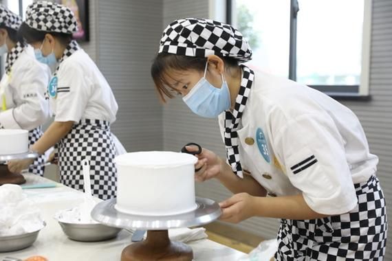蛋糕店学徒要做什么_多久能出师-第1张图片-山城妙识
