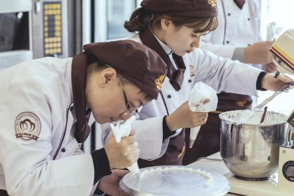 蛋糕店学徒要做什么_多久能出师-第2张图片-山城妙识