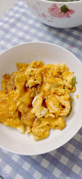 炒鸡蛋怎么炒才蓬松_炒鸡蛋做法大全-第2张图片-山城妙识