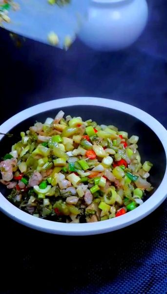 酸菜跟什么一起炒好吃呢_酸菜炒什么最下饭-第3张图片-山城妙识