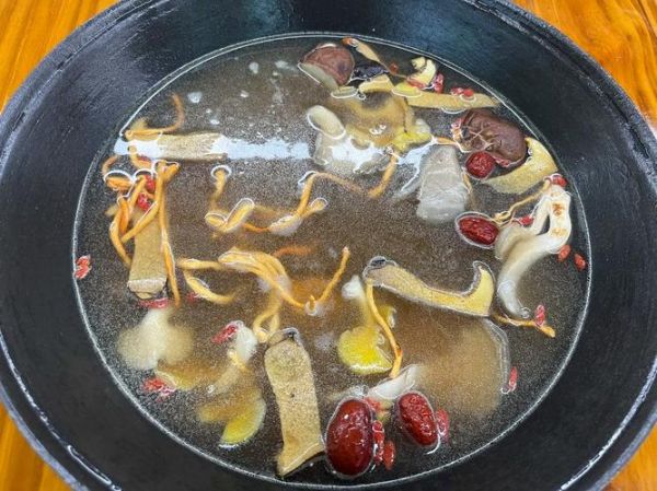 菌汤的做法大全_如何熬出奶白色汤底-第1张图片-山城妙识