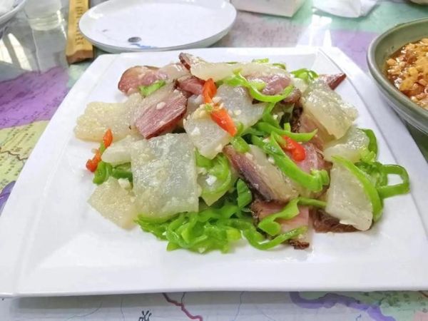 洋芋粑粑炒腊肉怎么做_洋芋粑粑炒腊肉正宗做法-第2张图片-山城妙识 洋芋粑粑炒腊肉怎么做_洋芋粑粑炒腊肉正宗做法-第2张图片-山城妙识
