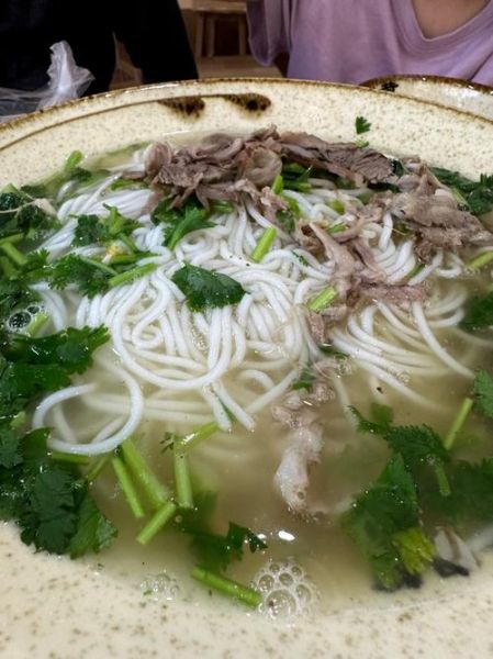 云南羊肉米线怎么做_羊汤配方比例是多少-第1张图片-山城妙识