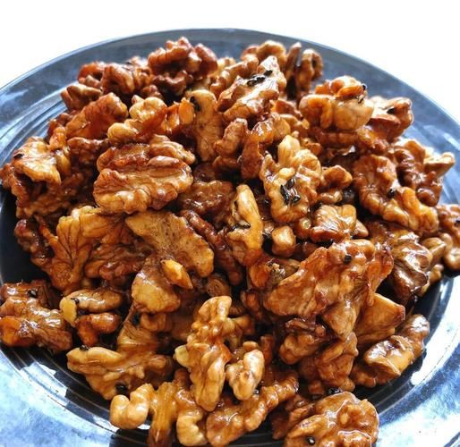 琥珀桃仁怎么做才脆_琥珀桃仁不返潮技巧-第1张图片-山城妙识