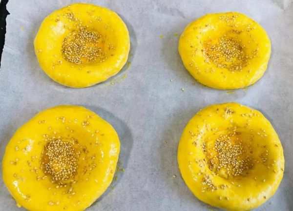 烤馕的家庭制作方法_怎样让馕皮鼓泡-第1张图片-山城妙识