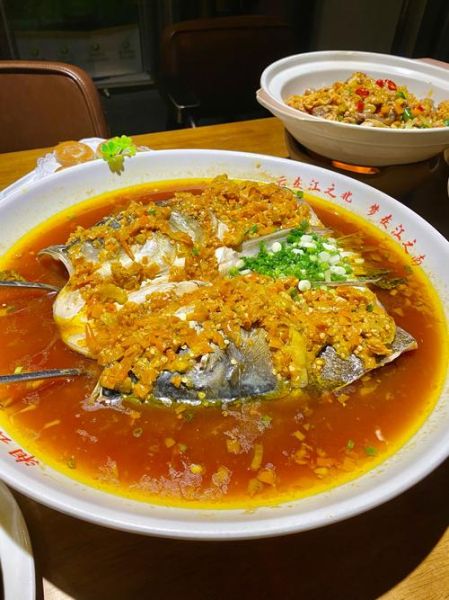 剁椒蒸鱼头怎么做_剁椒蒸鱼头要蒸多久-第1张图片-山城妙识