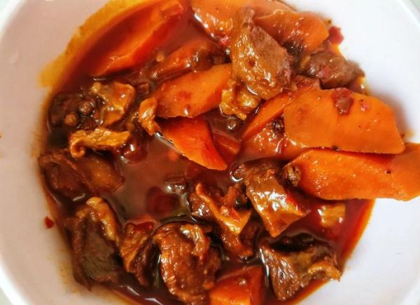 胡萝卜炖牛肉怎么做_胡萝卜炖牛肉炖多久-第3张图片-山城妙识