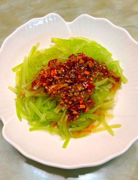 凉拌莴笋干怎么做_凉拌莴笋干要不要焯水-第1张图片-山城妙识