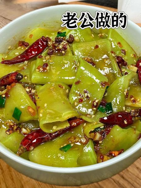 凉拌莴笋干怎么做_凉拌莴笋干要不要焯水-第3张图片-山城妙识