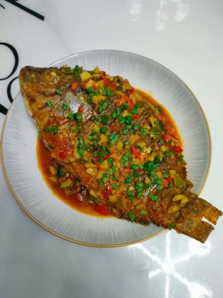 红烧罗非鱼怎么做好吃_红烧罗非鱼的家常做法-第1张图片-山城妙识