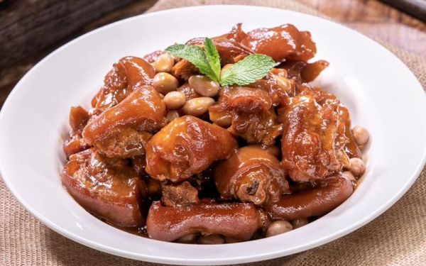 猪脚和什么一起红烧好吃_经典搭配推荐-第1张图片-山城妙识