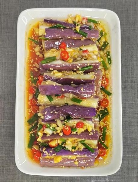 凉拌蒜泥茄子怎么做_茄子不吸油又入味的窍门-第1张图片-山城妙识