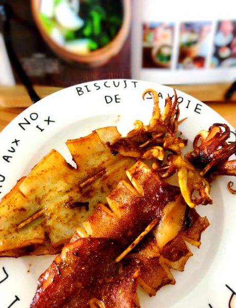 烤鱿鱼怎么腌制才嫩_烤鱿鱼配料比例是多少-第3张图片-山城妙识