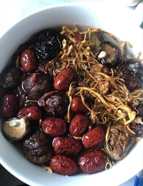 金针菇鸡汤怎么炖好喝_金针菇鸡汤的做法窍门-第1张图片-山城妙识