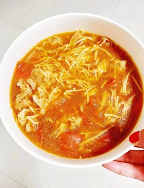 西红柿酸汤肥牛金针菇怎么做_肥牛金针菇酸汤做法-第2张图片-山城妙识