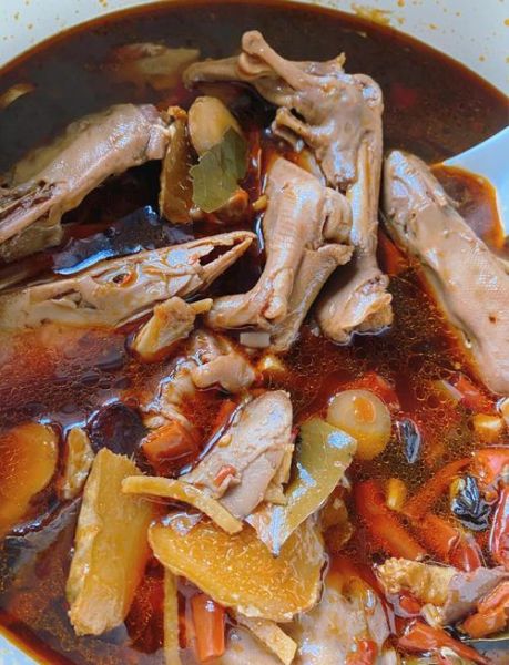 卤鸭脖鸭头怎么做_卤鸭脖鸭头配料有哪些-第1张图片-山城妙识 卤鸭脖鸭头怎么做_卤鸭脖鸭头配料有哪些-第1张图片-山城妙识