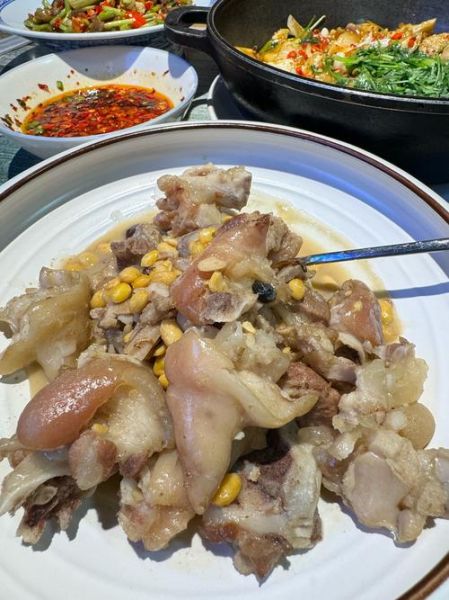 白水肘子怎么做才软烂_正宗做法窍门-第1张图片-山城妙识 白水肘子怎么做才软烂_正宗做法窍门-第1张图片-山城妙识