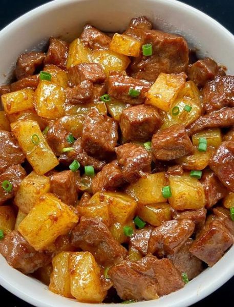 土豆炒牛肉怎么做_土豆炒牛肉的家常做法-第1张图片-山城妙识