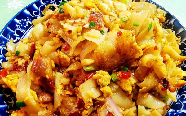 鸡蛋炒河粉怎么做简单又好吃_新手零失败技巧-第2张图片-山城妙识