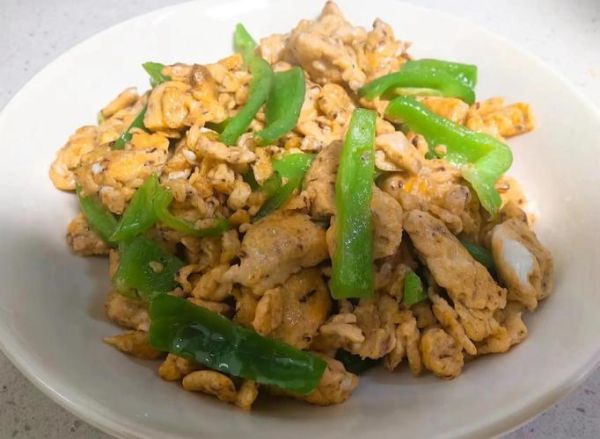 虾酱炒鸡蛋辣椒怎么炒_虾酱炒蛋加辣椒的做法-第3张图片-山城妙识