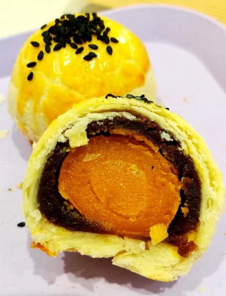 蛋黄酥怎么做才酥_蛋黄酥用什么油最香-第1张图片-山城妙识