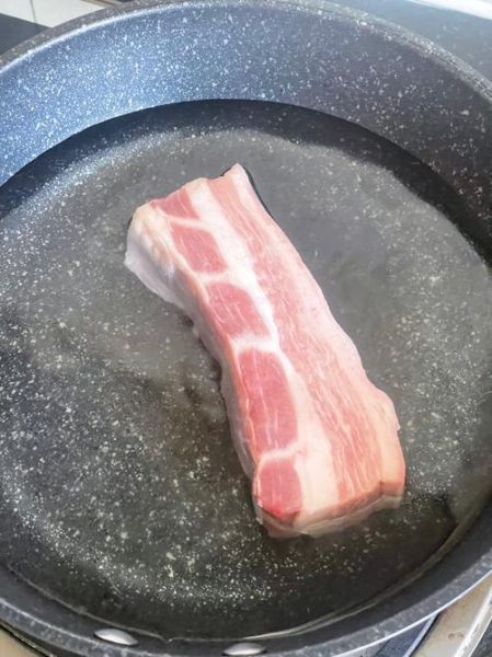 生蒸五花肉怎么做_蒸五花肉需要焯水吗-第2张图片-山城妙识 生蒸五花肉怎么做_蒸五花肉需要焯水吗-第2张图片-山城妙识