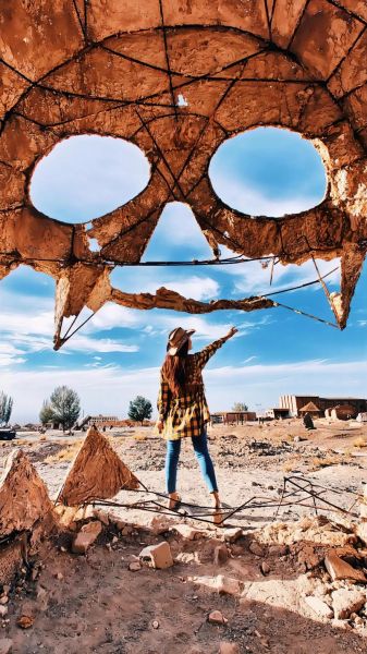 九层妖塔石油小镇在哪里_阿克塞博罗转井镇怎么去-第1张图片-山城妙识